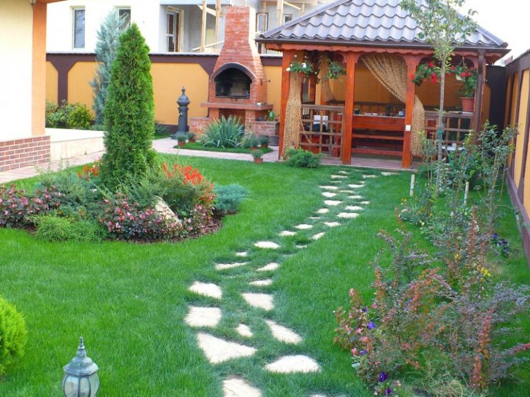 Amenajare și design de grădini și spații verzi, incluzând plantare de ...